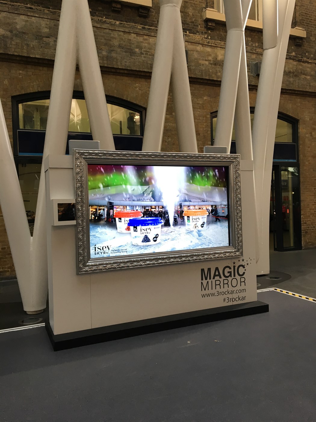 Augmentation show at Kings cross station